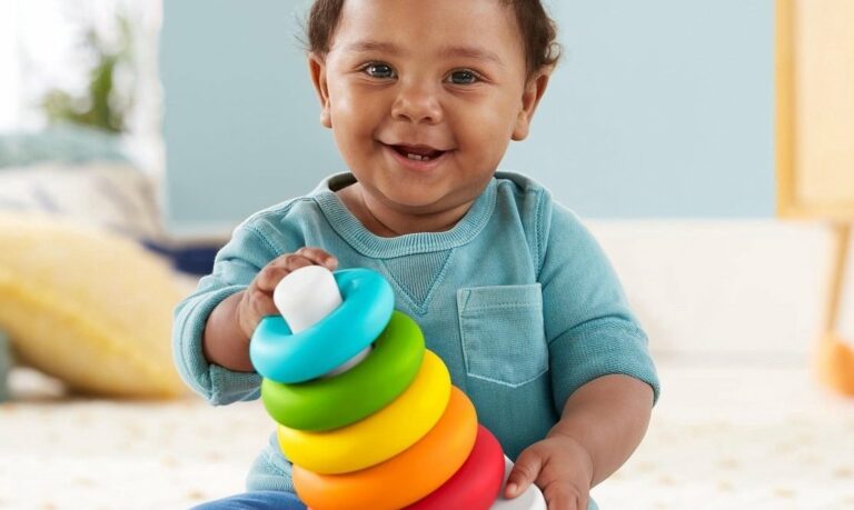 Speelgoed voor baby: van maand tot maand - How About Mom