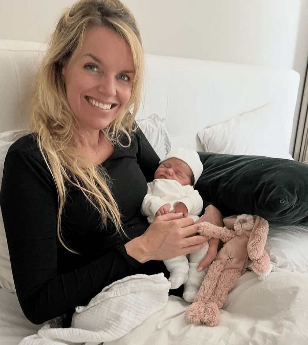 Presentatrice Anne-Mar Zwart bevallen van dochter Flore - How About Mom